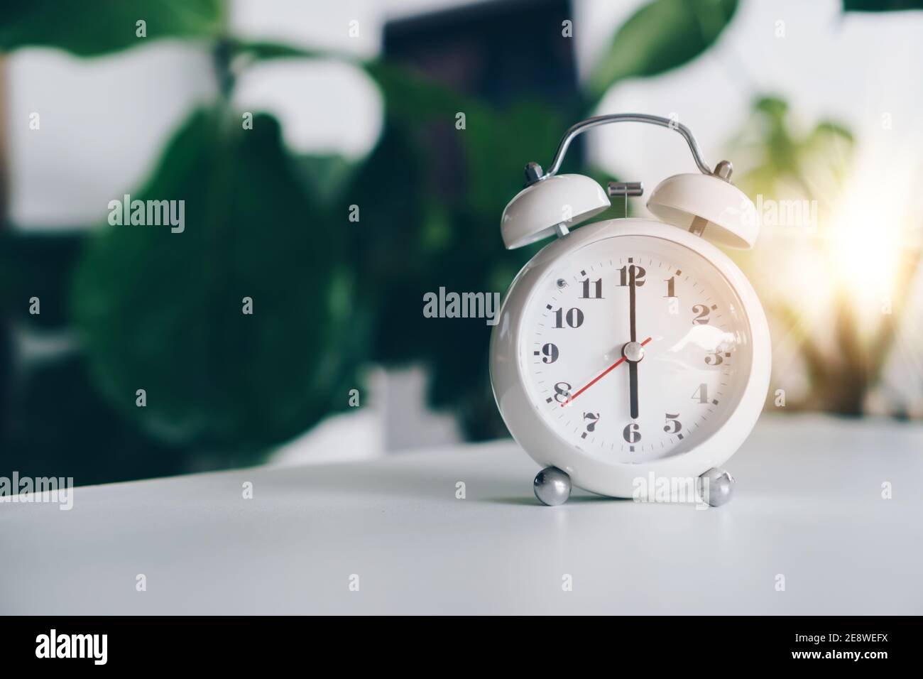 6 am alarm clock hi-res stock photography and images - Alamy