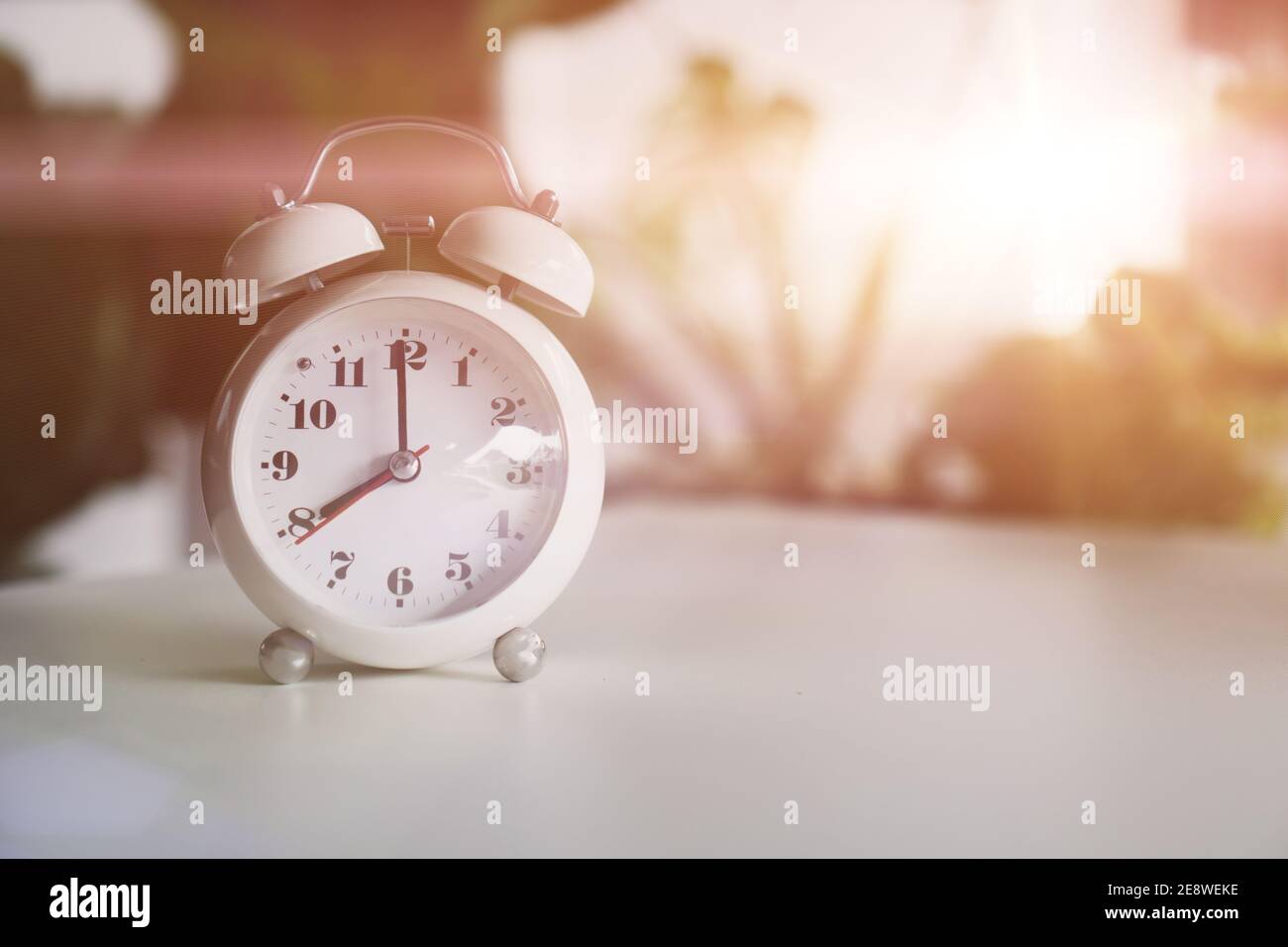 8am 8pm hi-res stock photography and images - Alamy