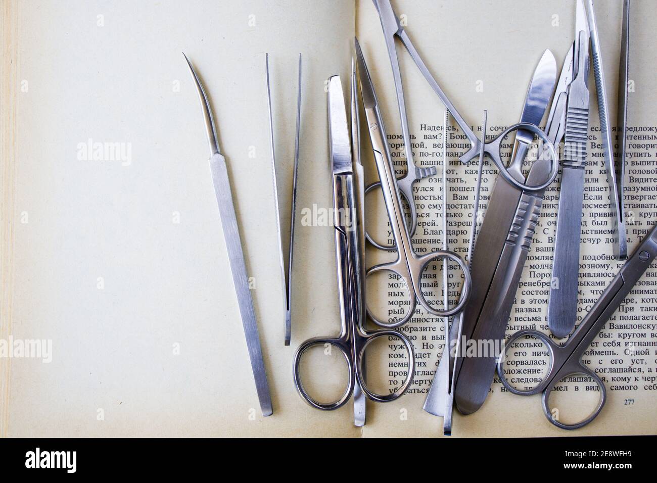Science dissection kit hi-res stock photography and images - Alamy