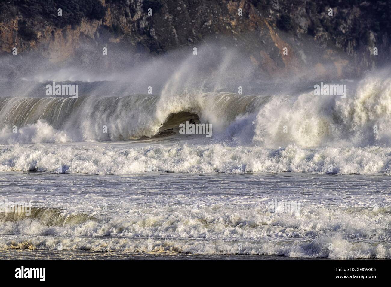 Aggressive waves hi-res stock photography and images - Alamy