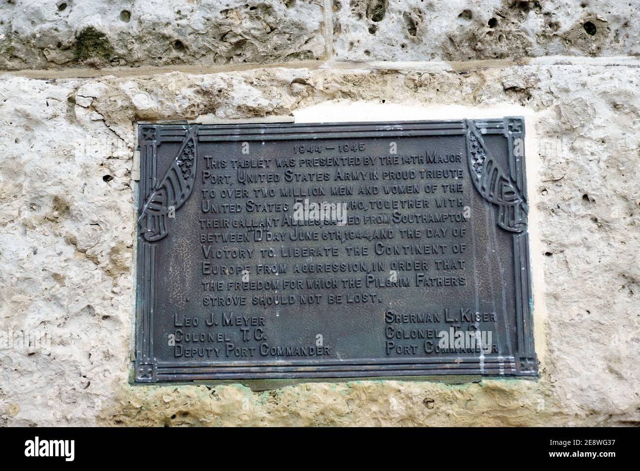 PLAQUES ON THE MAYFLOWER MEMORIAL Stock Photo - Alamy