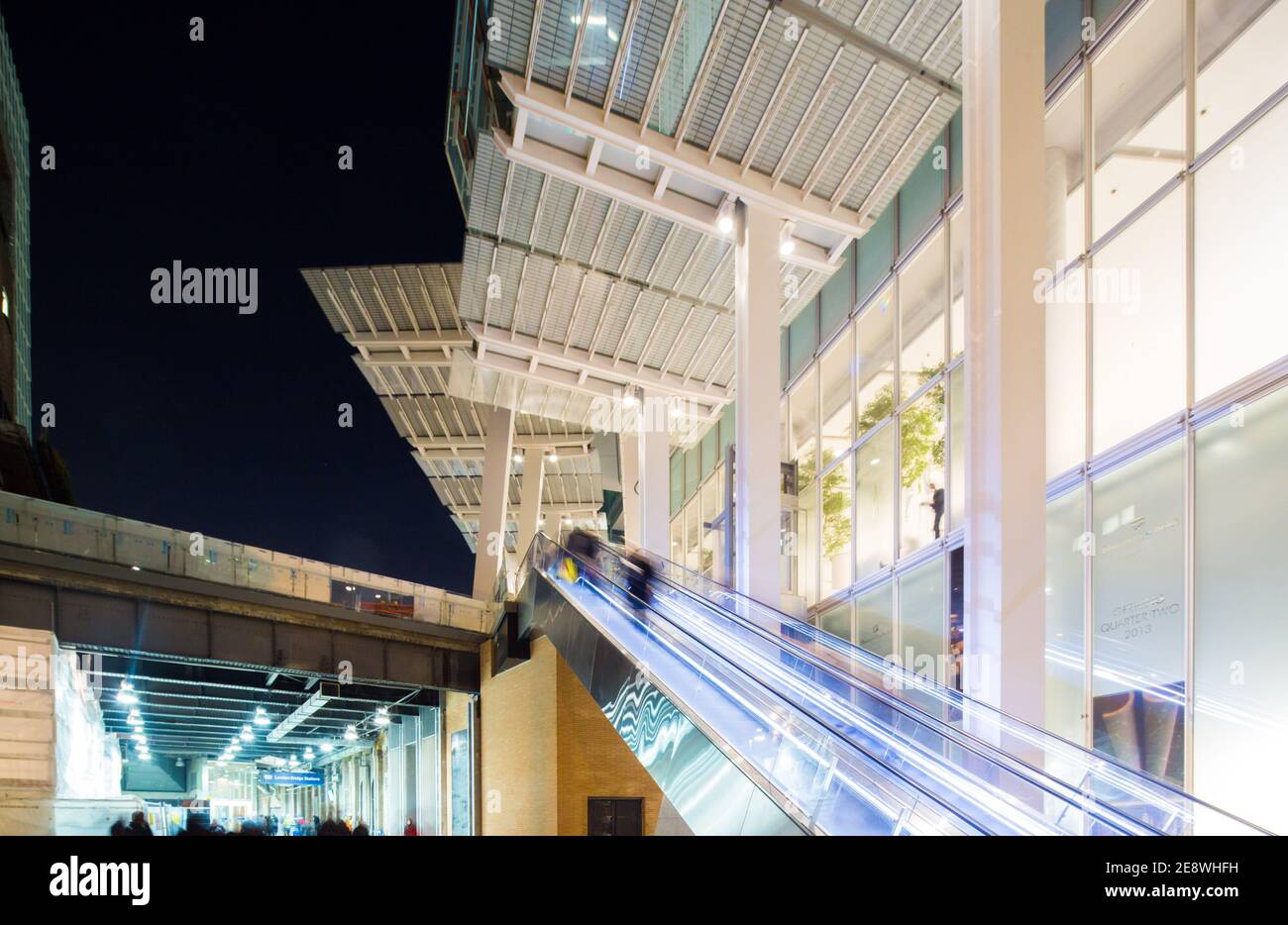 London bridge station entrance hi-res stock photography and images - Alamy