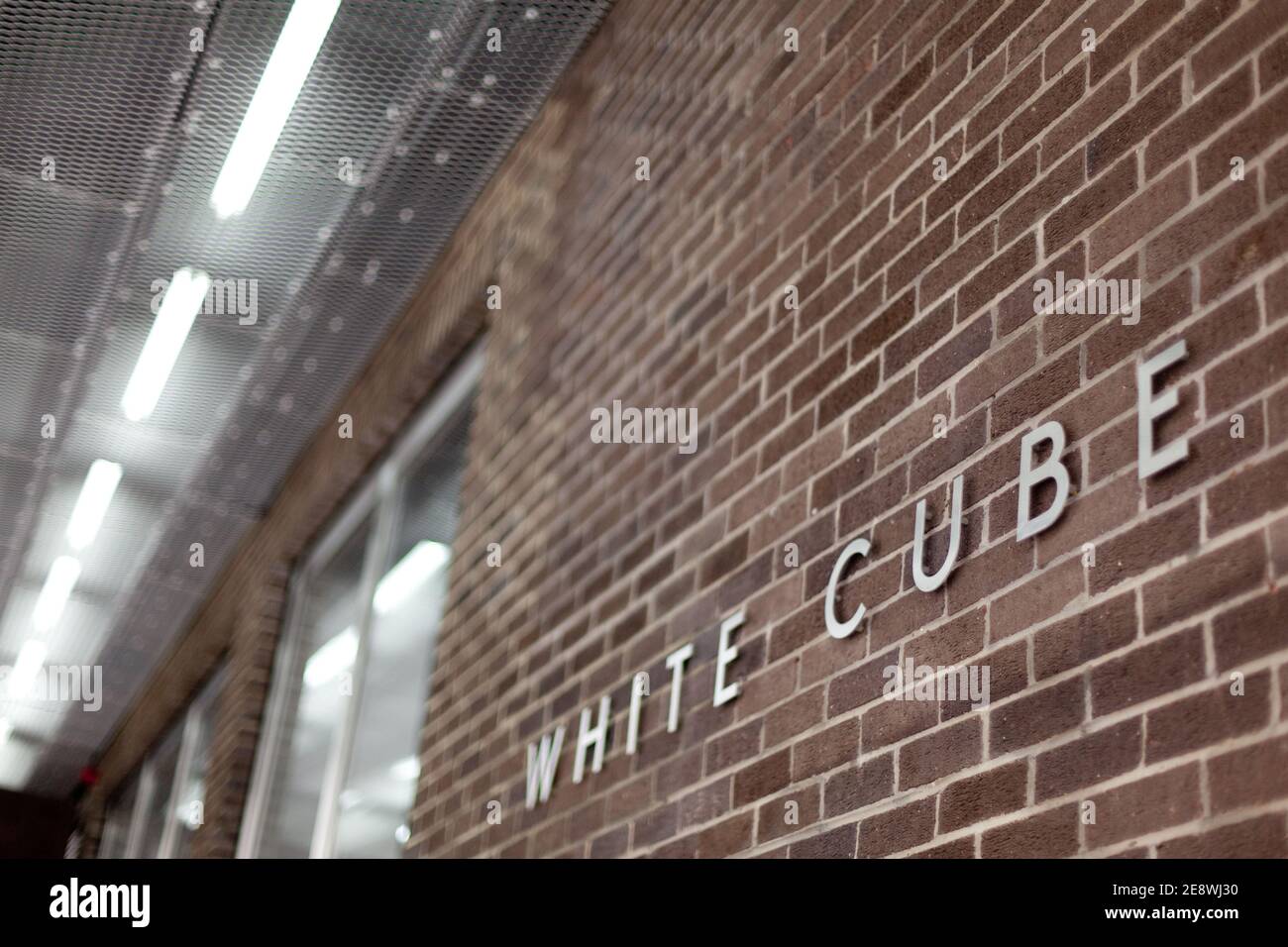 White Cube Groundbreaking gallery in a renovated 1970s building, with a ...