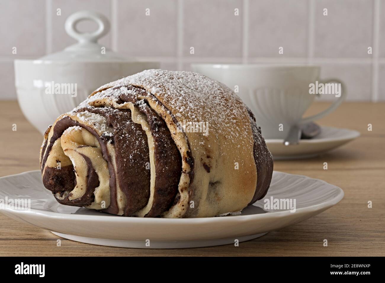 croissant al cioccolato primo piano Stock Photo - Alamy