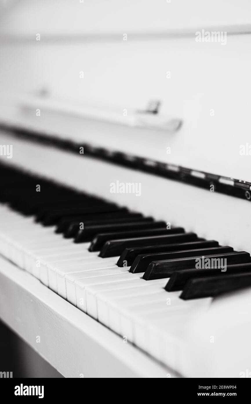 Grand piano open lid hi-res stock photography and images - Alamy