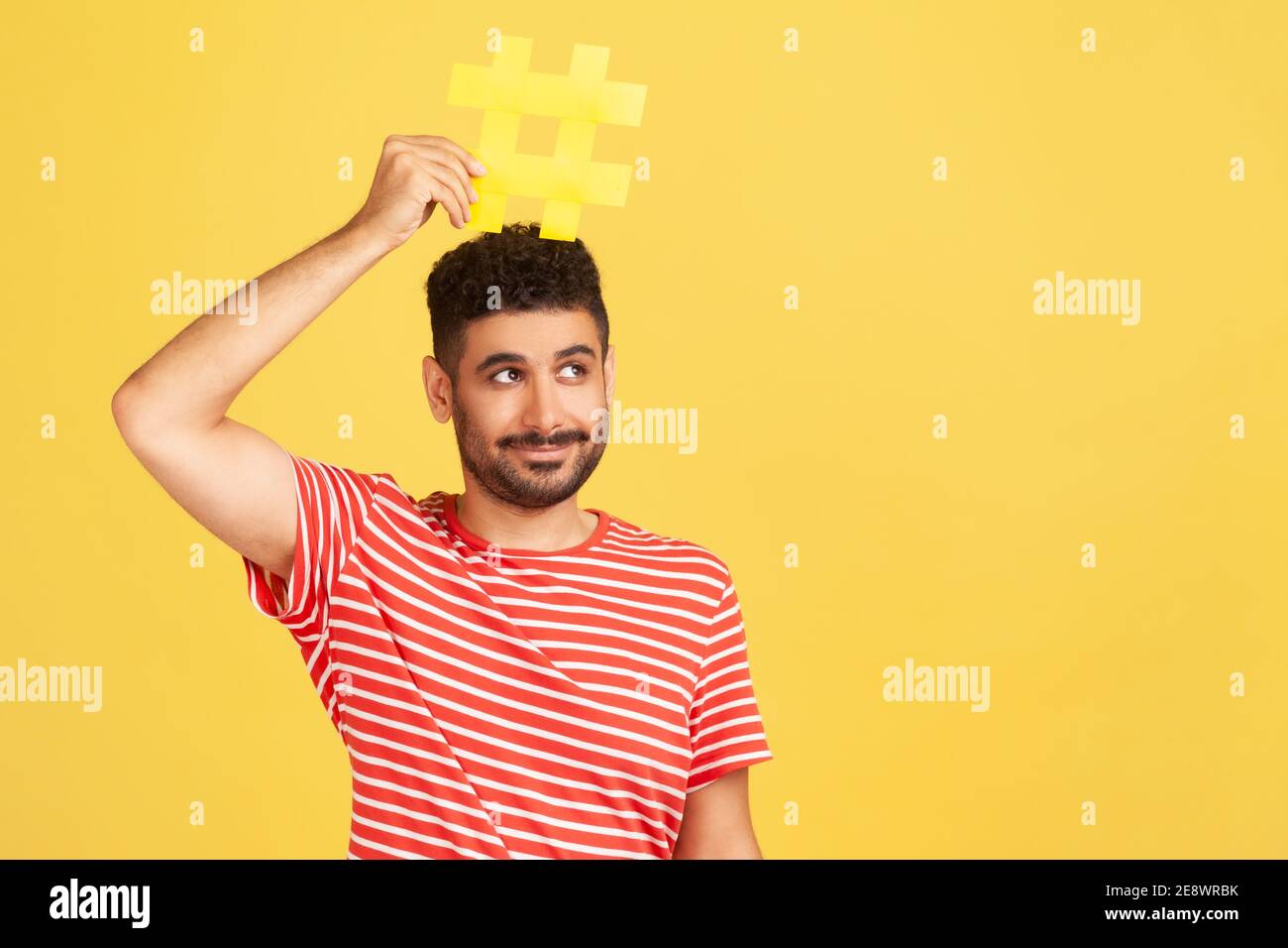 Hashtag sign board hi-res stock photography and images - Alamy