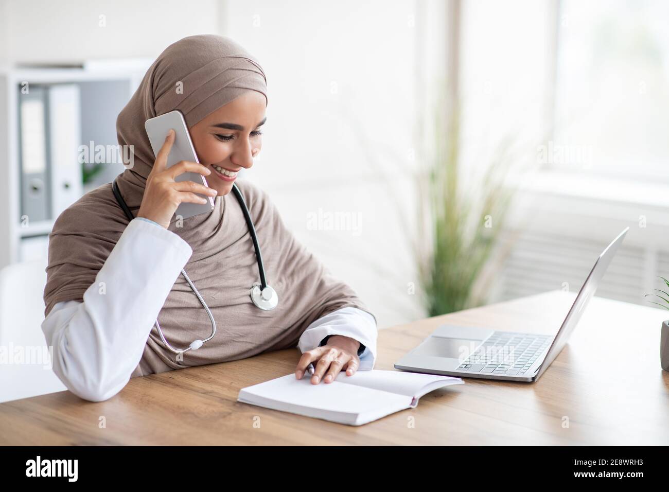 Doctor appointment phone hi-res stock photography and images - Alamy