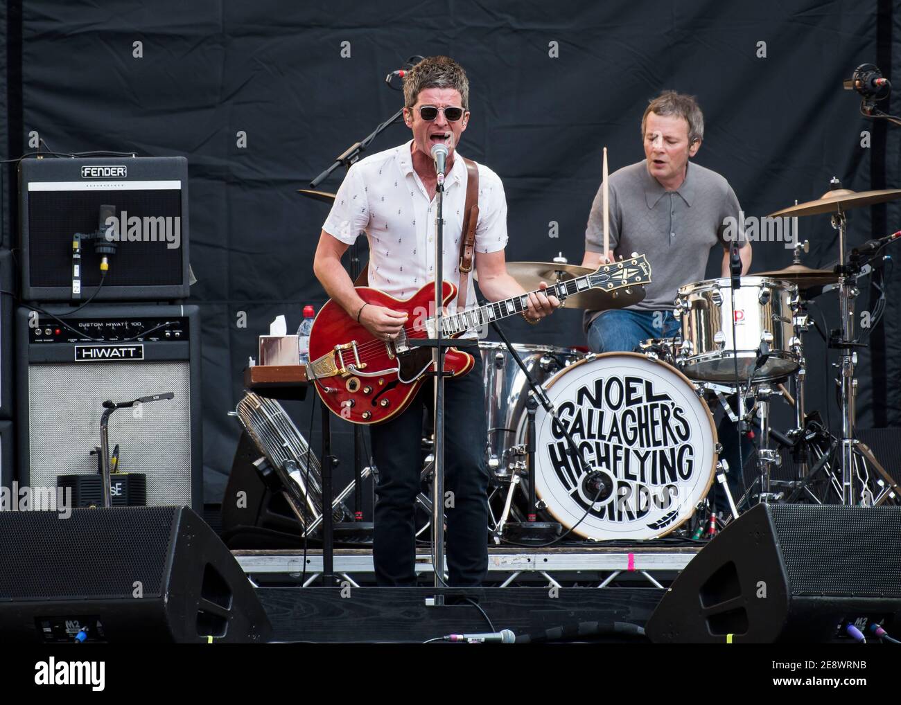 Gem archer high flying birds hi-res stock photography and images - Alamy