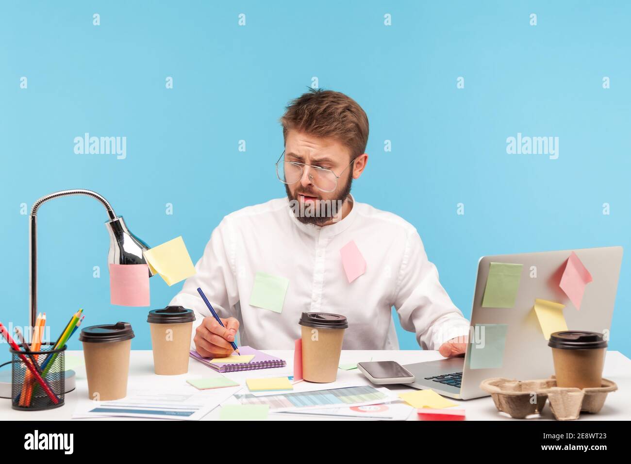 Notebook plans sticky notes hi-res stock photography and images - Alamy