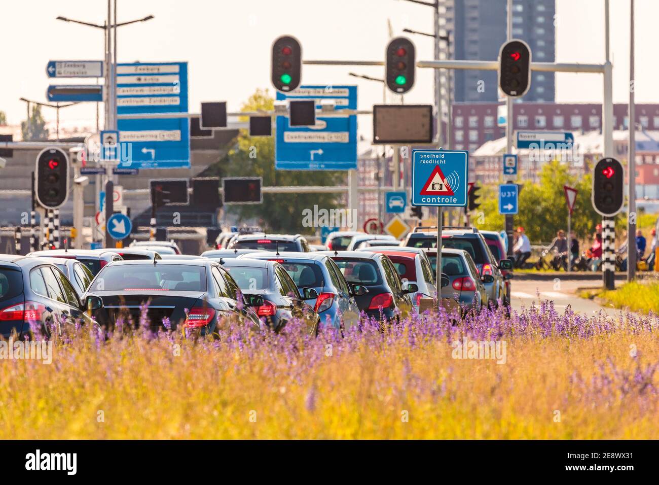 Amsterdam center traffic crowded street hi-res stock photography and ...