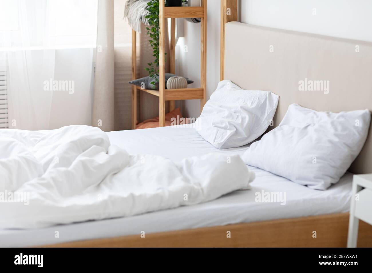 Empty bed hi-res stock photography and images - Alamy