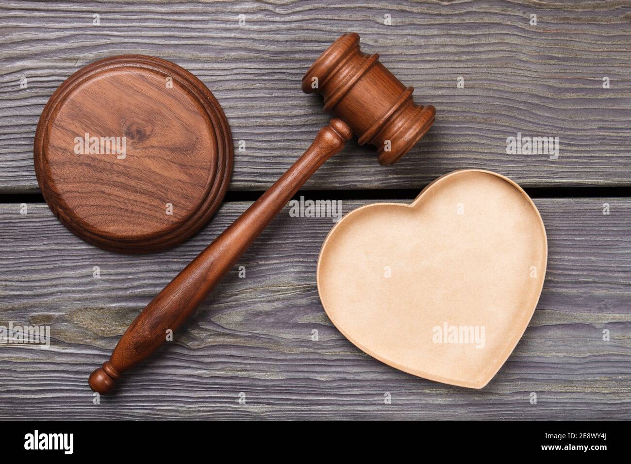 Top view gavel with wooden heart shape Stock Photo - Alamy