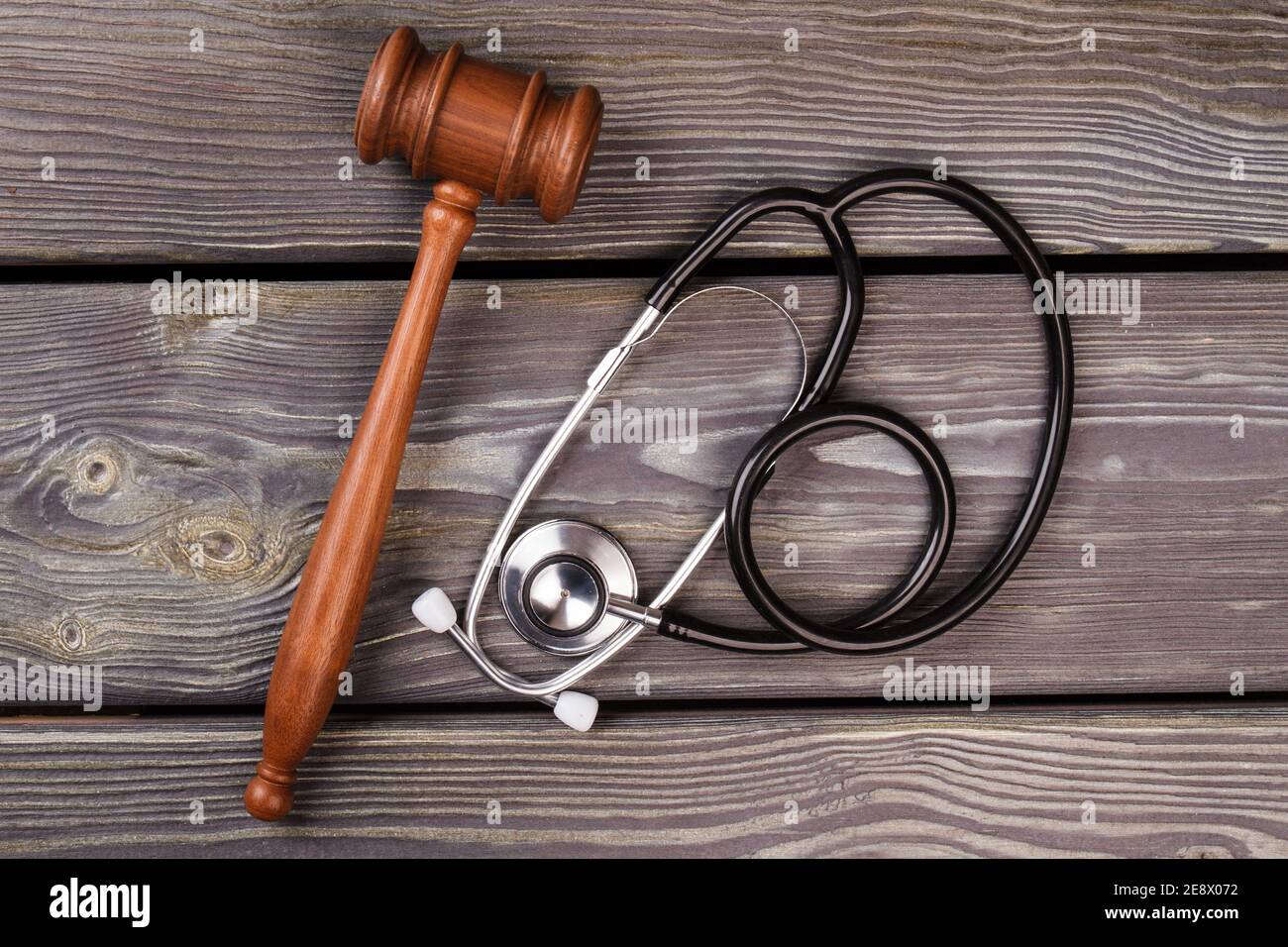 Gavel and stethoscope hi-res stock photography and images - Alamy