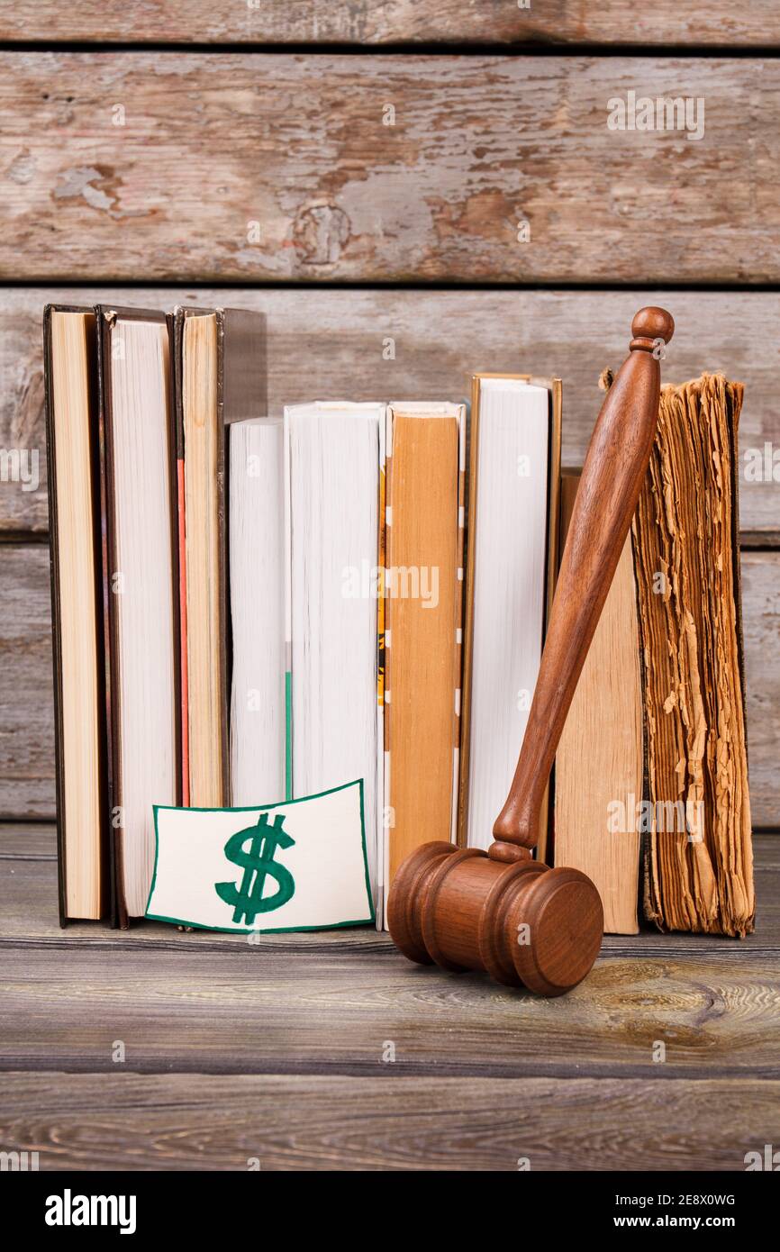 Gavel vertical hi-res stock photography and images - Alamy