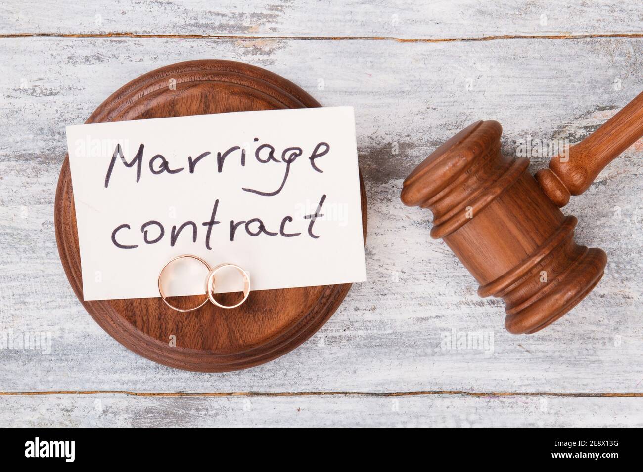 Marriage contract concept Stock Photo - Alamy