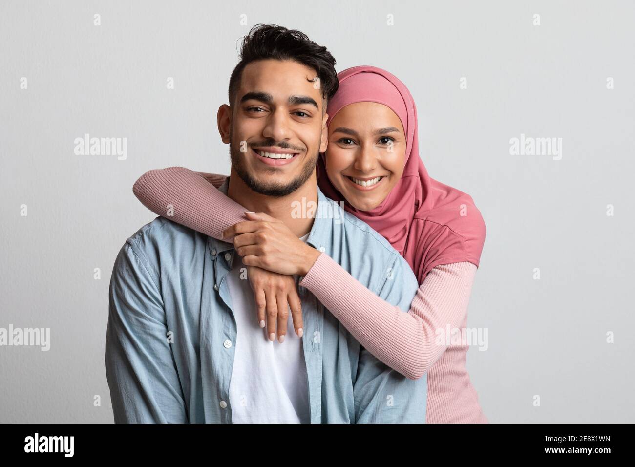 Couple embrace standing portrait hi-res stock photography and images ...