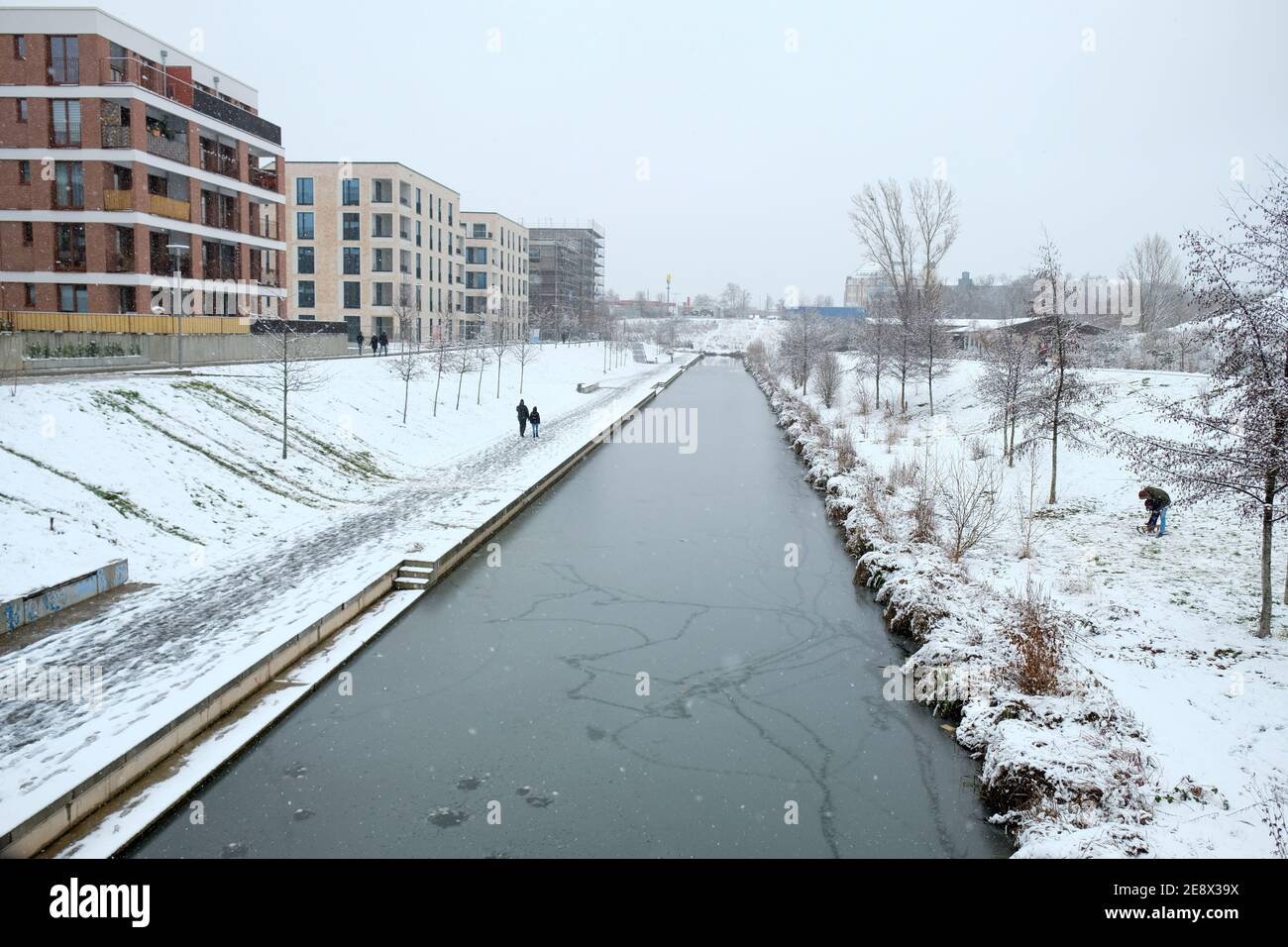 The wonderful snow-covered harbour in Leipzig's Neulindenau district in ...