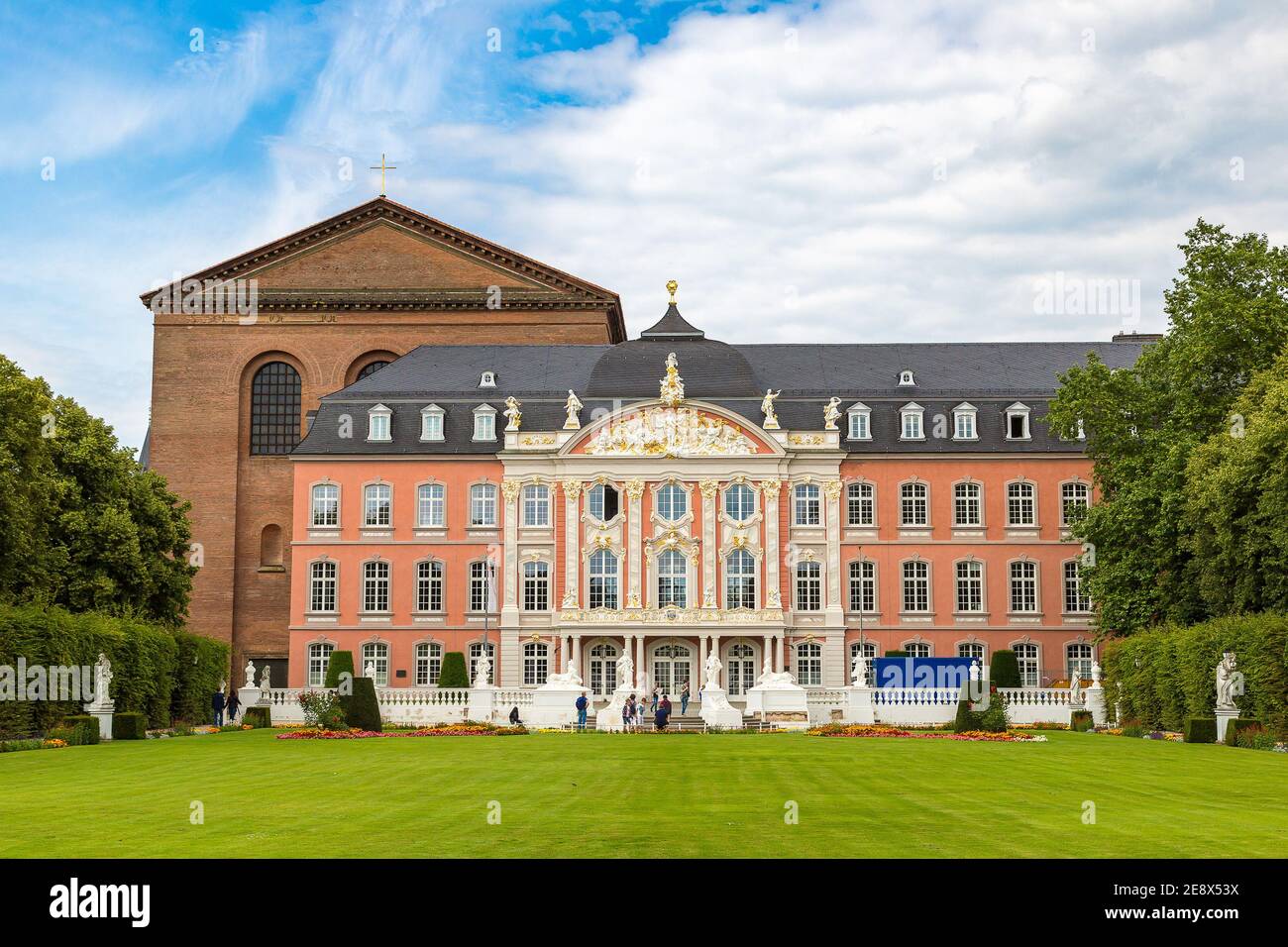 Electorate palace (Kurfurstliches palais) in Trier in a beautiful ...