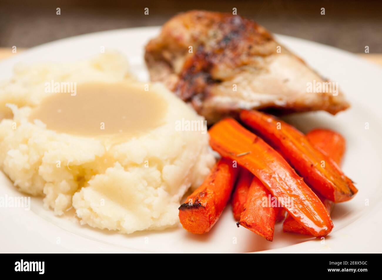 roast chicken with mashed potatoes Stock Photo - Alamy