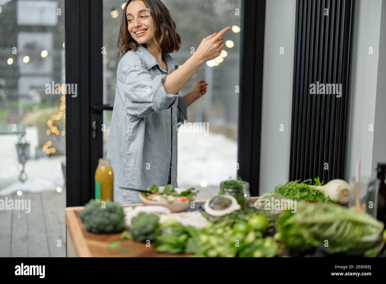Woman dancing on table hi-res stock photography and images - Alamy