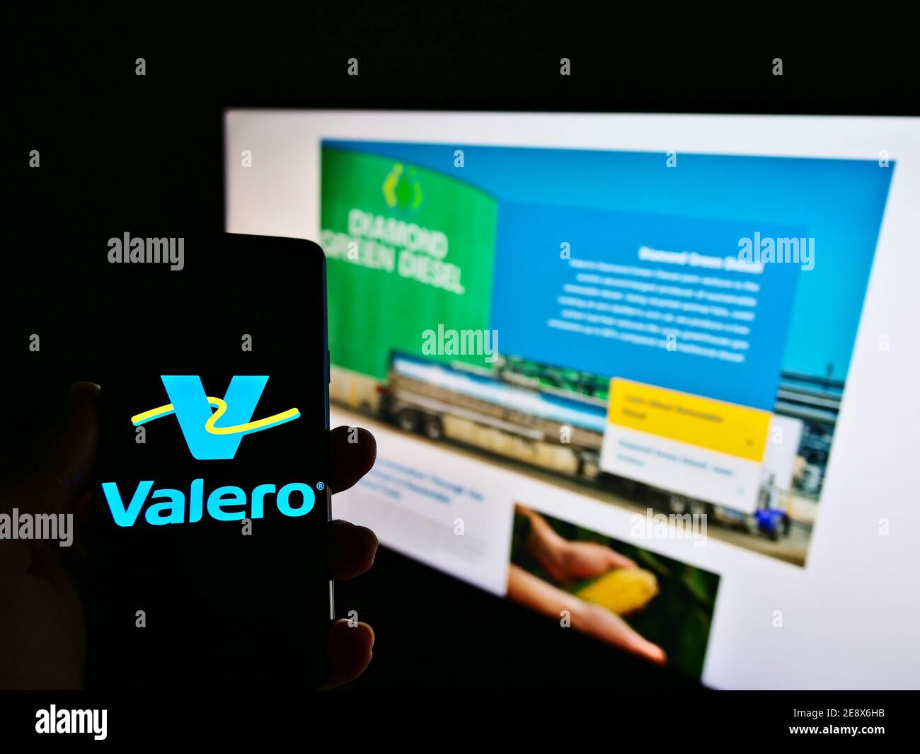 Shamrock logo hi-res stock photography and images - Alamy