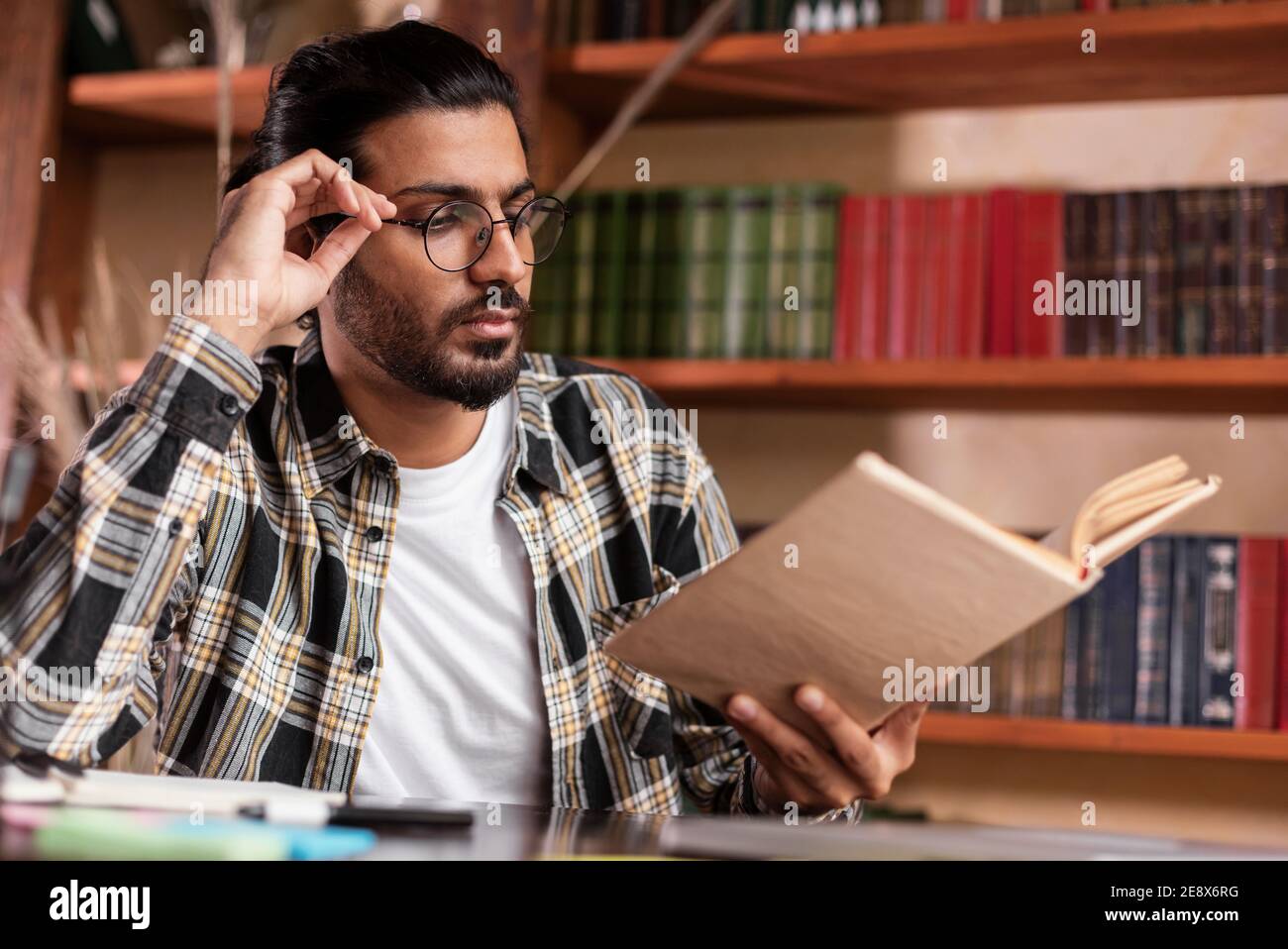 Indian library hi-res stock photography and images - Alamy