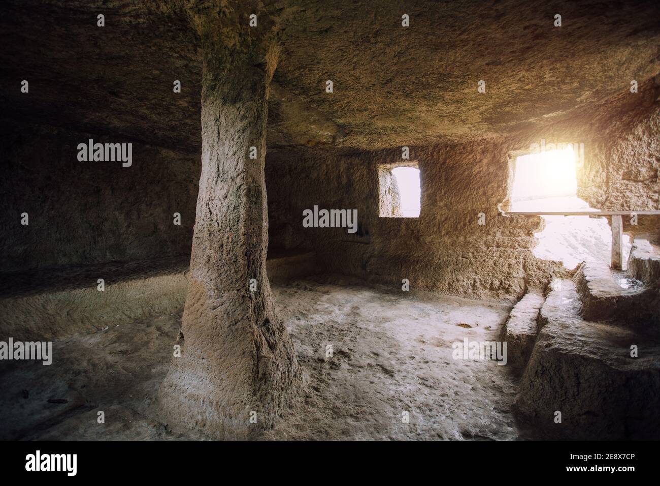 Room inside ancient cave hi-res stock photography and images - Alamy