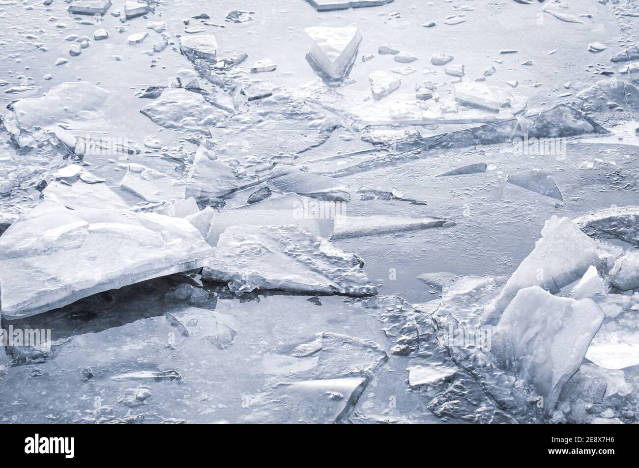 Broken ice sheets hi-res stock photography and images - Alamy