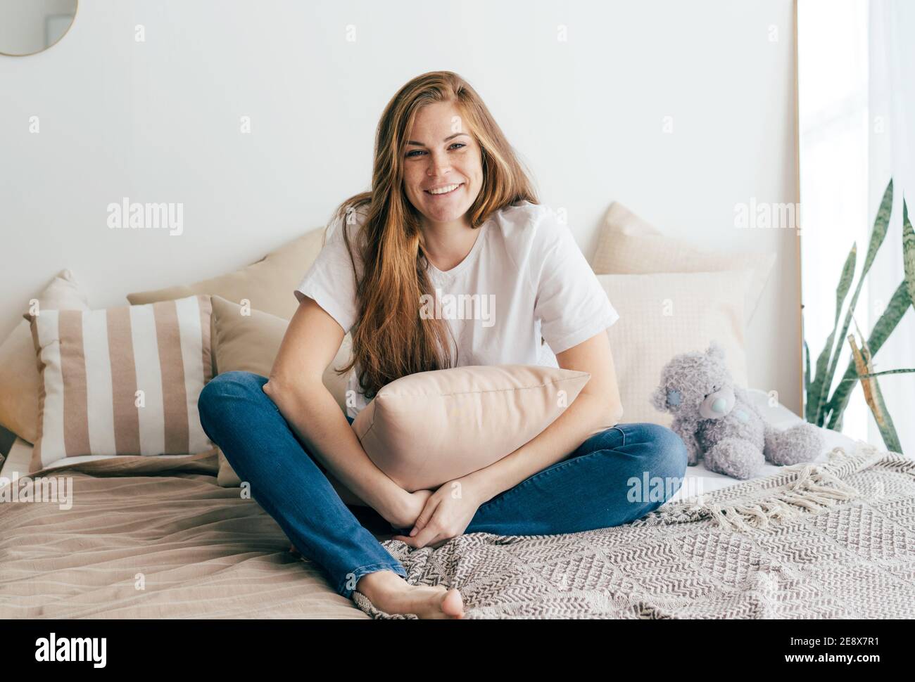 Girl freckles bed hi-res stock photography and images - Alamy