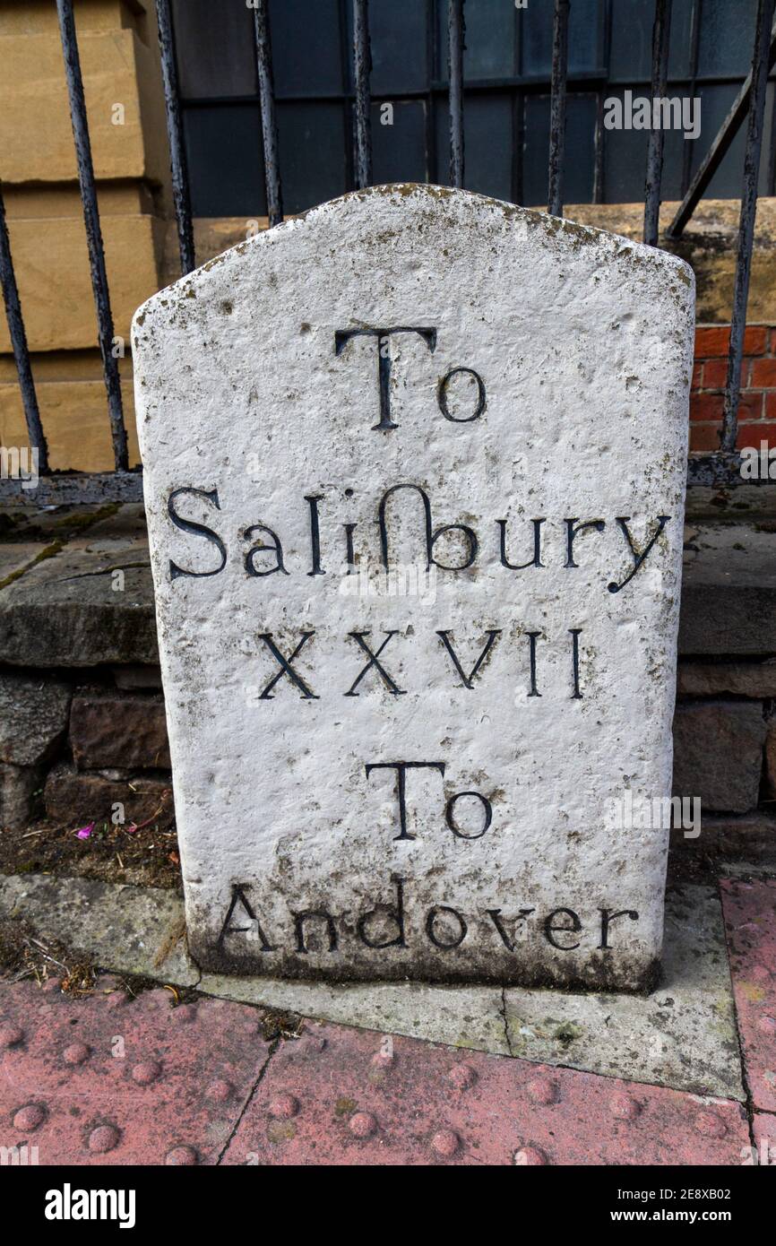 Distance marker hi-res stock photography and images - Alamy