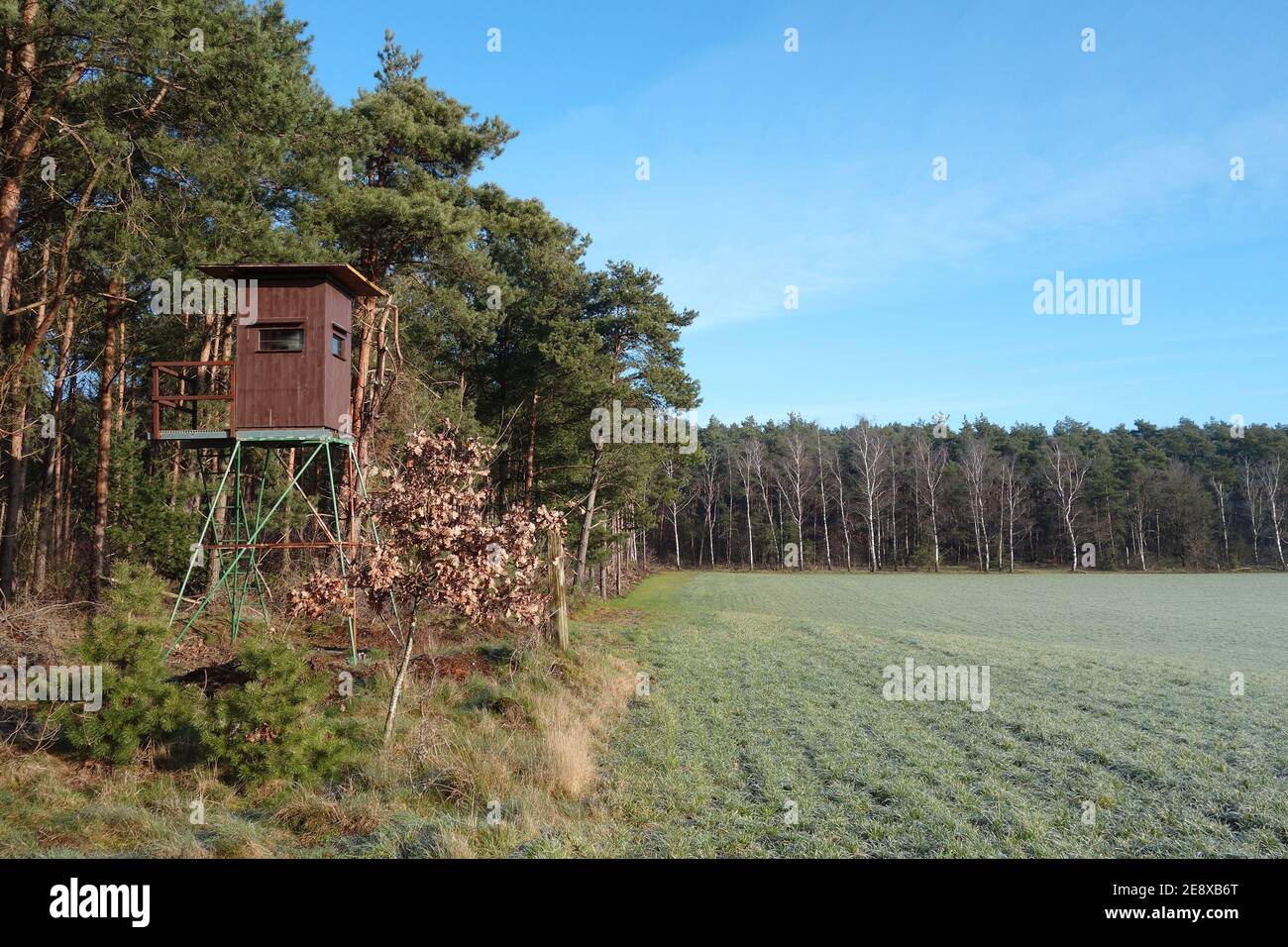 Hunting cabin hi-res stock photography and images - Alamy