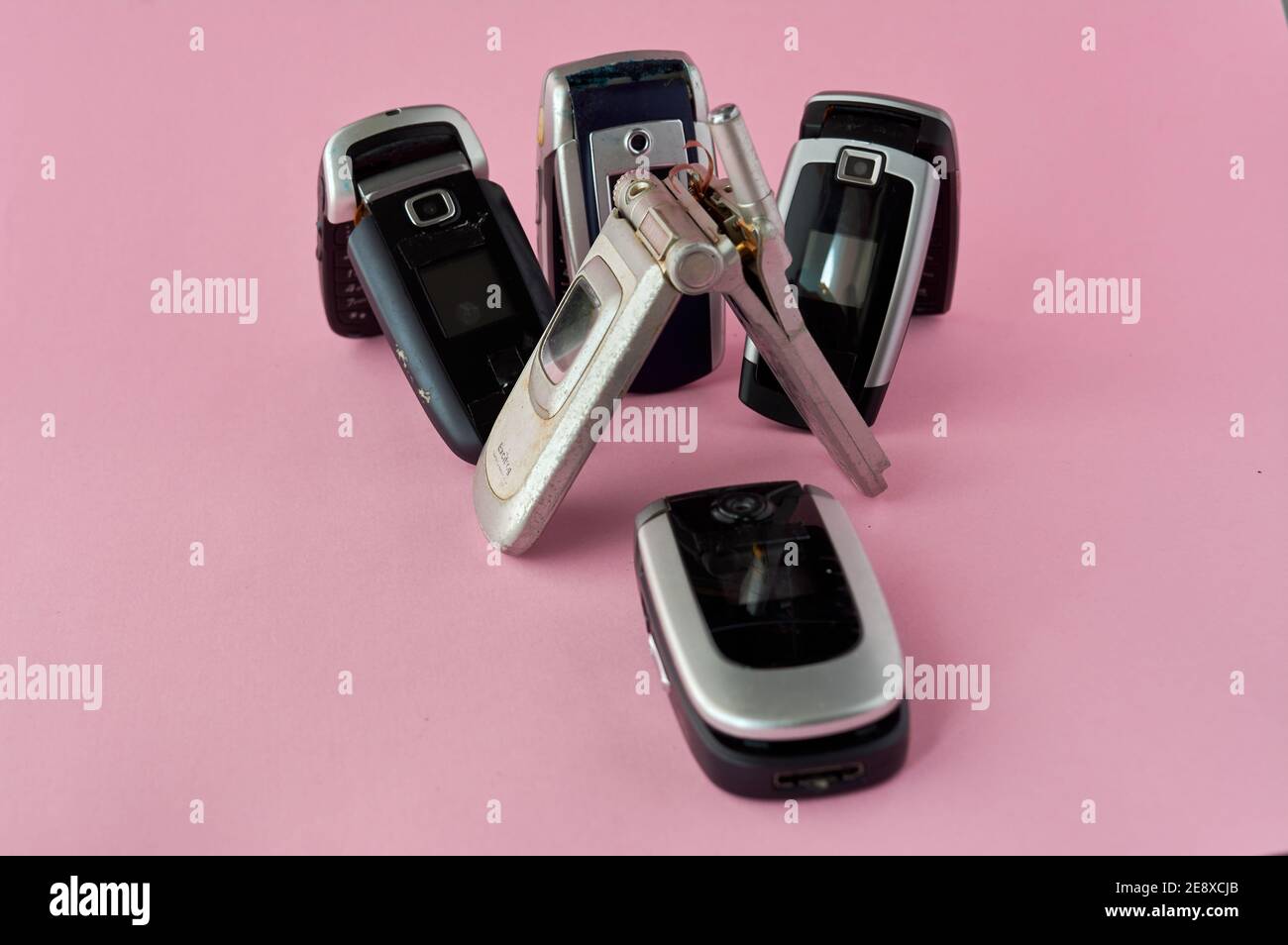 Cellular phone 2000s hi-res stock photography and images - Alamy