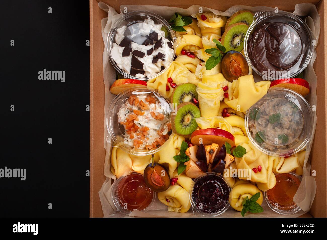 Delivery of food in a box, delicious and fresh food. Convenient boxing ...
