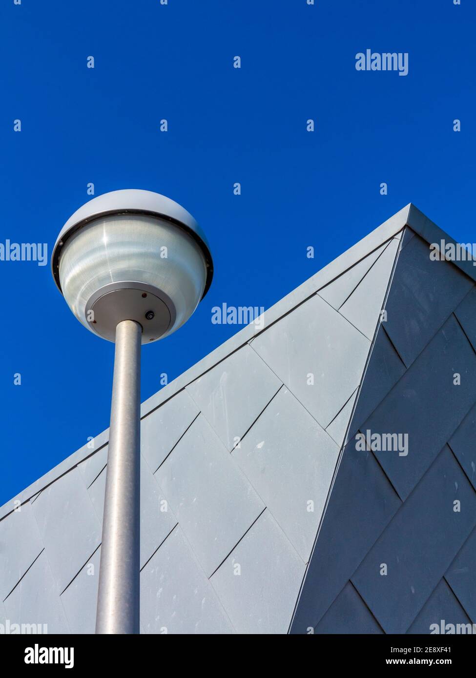 Modern jagged architecture hi-res stock photography and images - Alamy