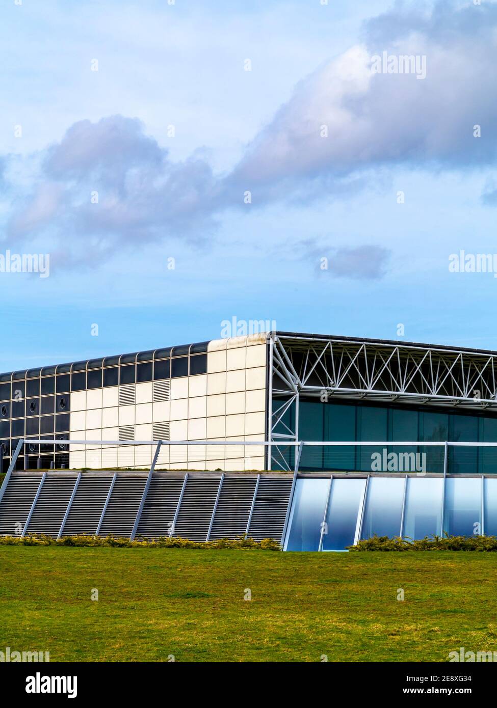 Norman foster and wendy cheesman hi-res stock photography and images ...