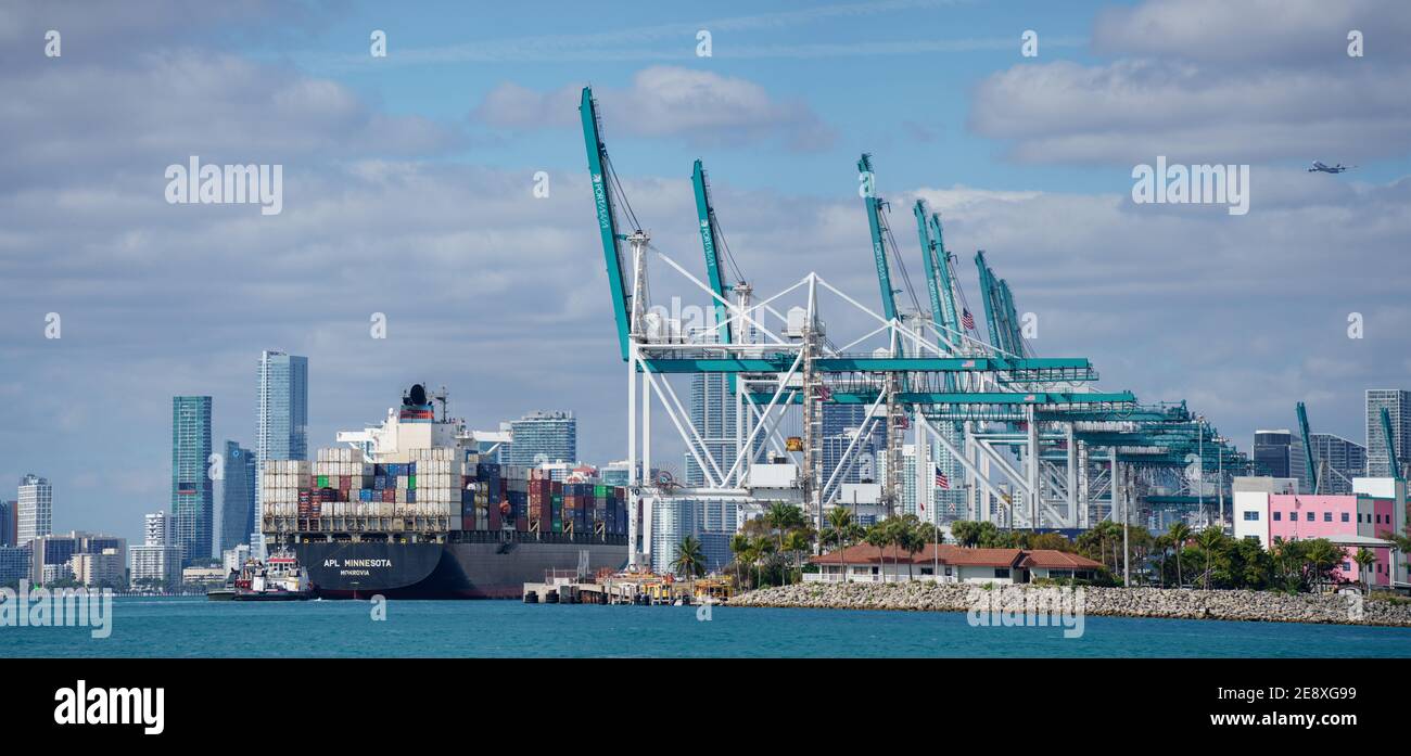 Panoramic photo ship arriving at port miami with cargo containers Stock ...