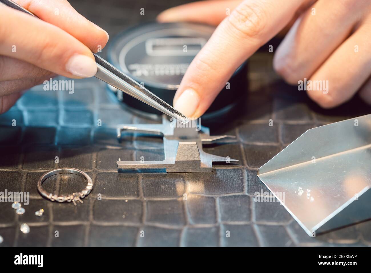 Diamond Sorting High Resolution Stock Photography and Images - Alamy