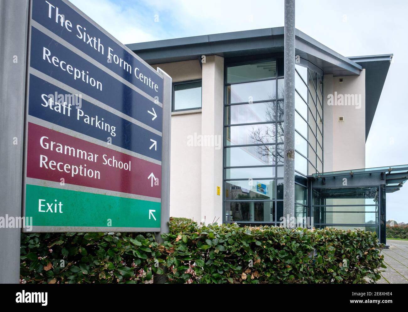 Sixth form centre hi-res stock photography and images - Alamy