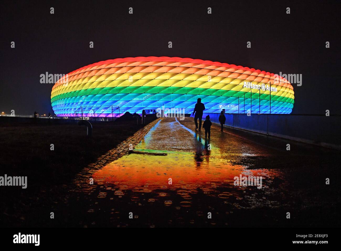 The Allianz Arena shines in the rainbow colors as a symbol of tolerance ...