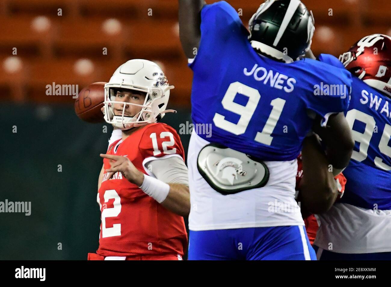 Honolulu, Hawaii, USA. 31st Jan, 2021. ZACH SMITH of Tulsa attempted a ...