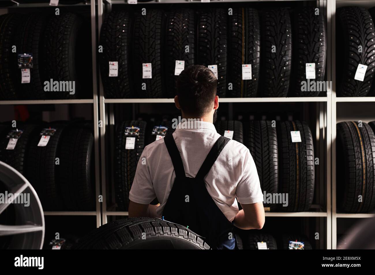 Car tires warehouse old tires hi-res stock photography and images - Alamy