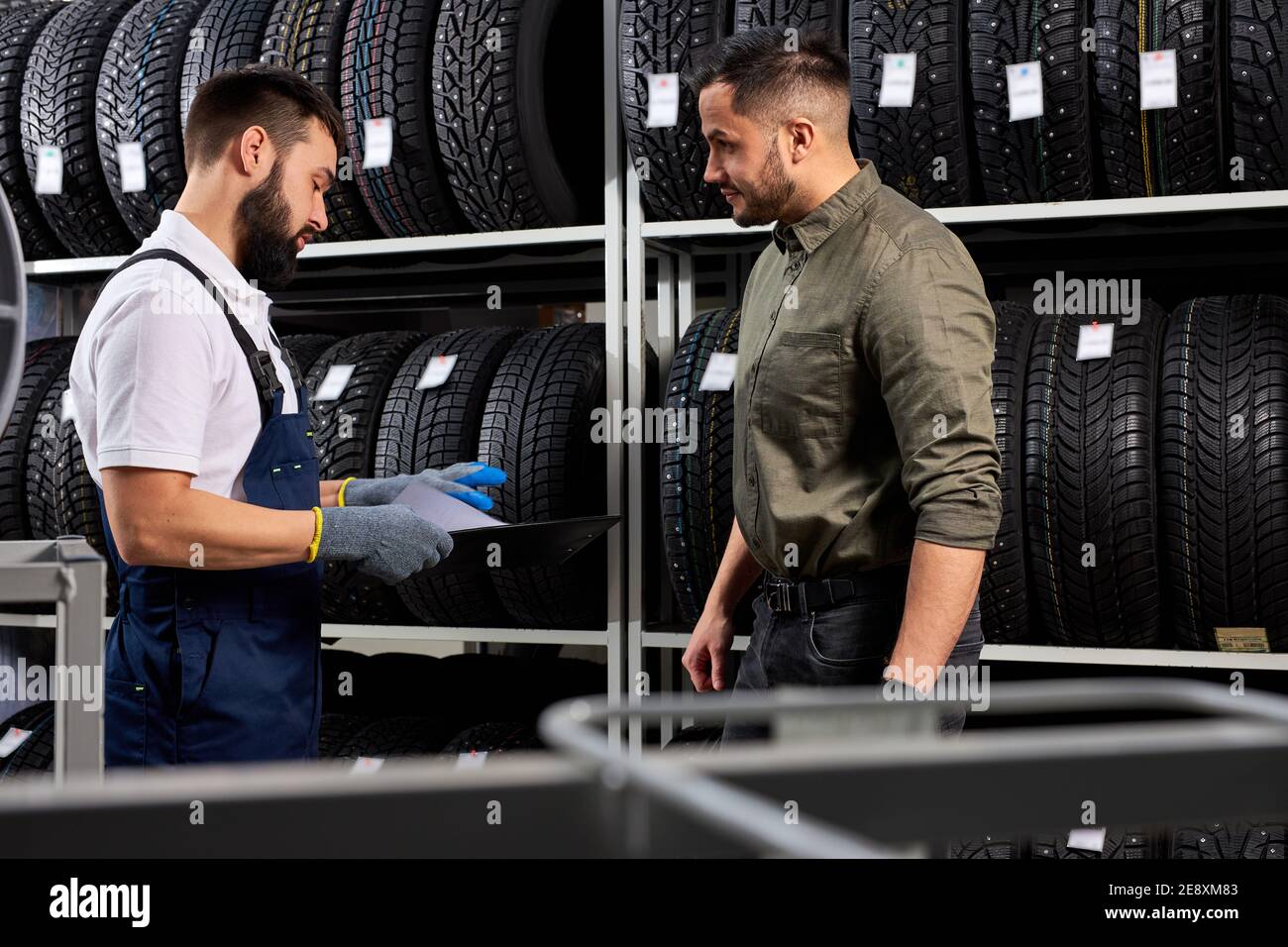 Car handshake mechanic hi-res stock photography and images - Alamy