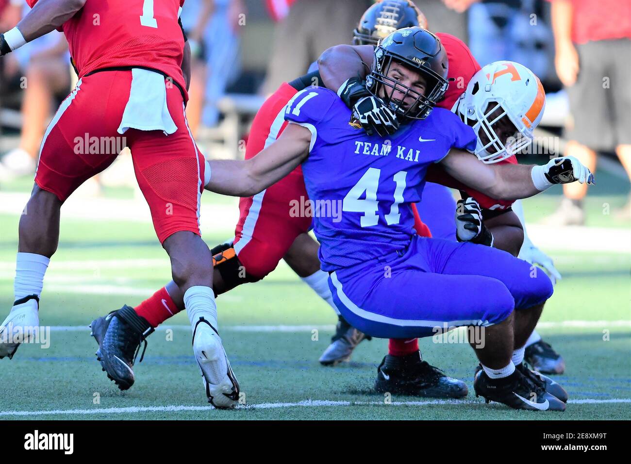 Honolulu, Hawaii, USA. 31st Jan, 2021. JON RHATTIGAN of Army fought off ...