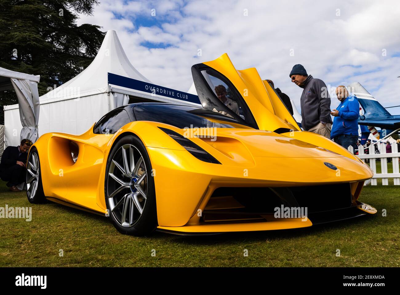 Fastest electric hypercar hi-res stock photography and images - Alamy