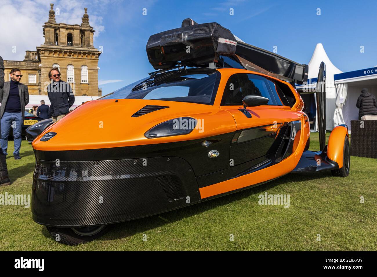 PAL-V Liberty Pioneer edition on show at the Concours D’Elegance held ...