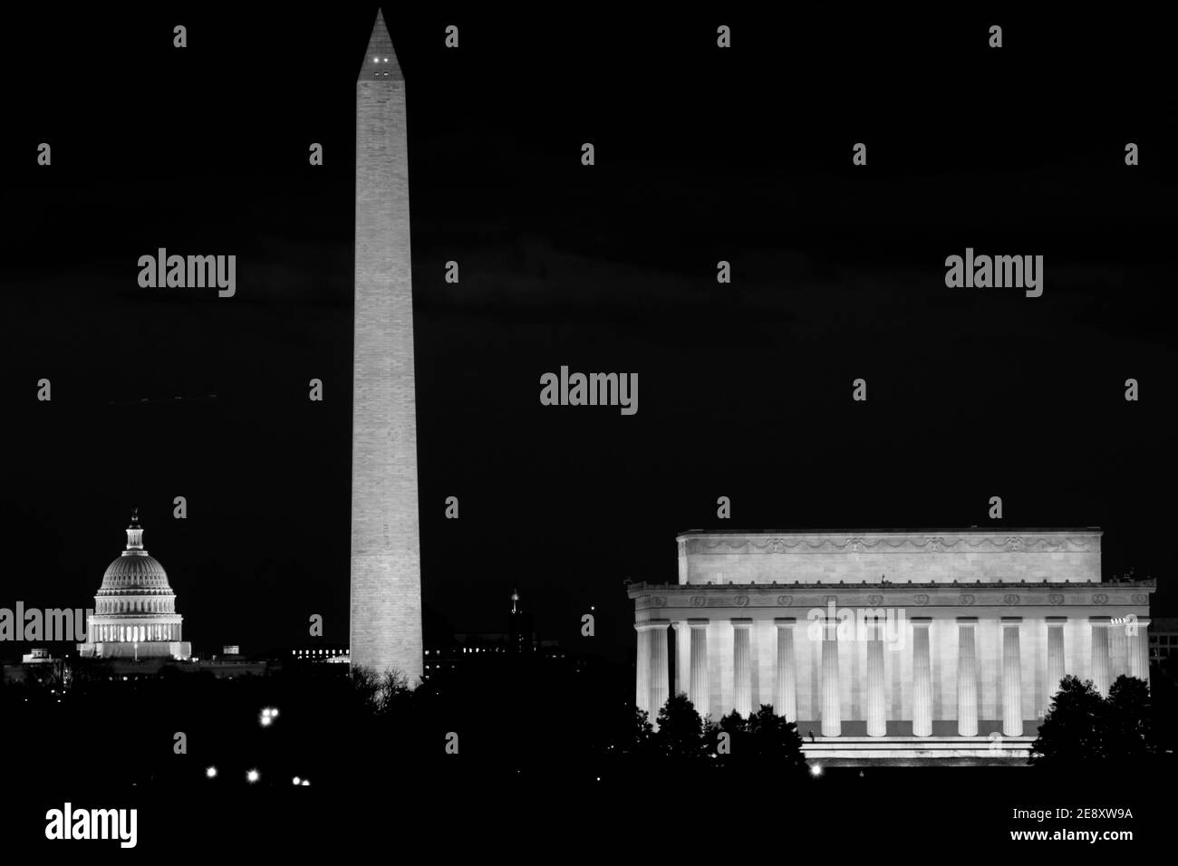Washington DC skyline including Lincoln Memorial, Washington Monument ...