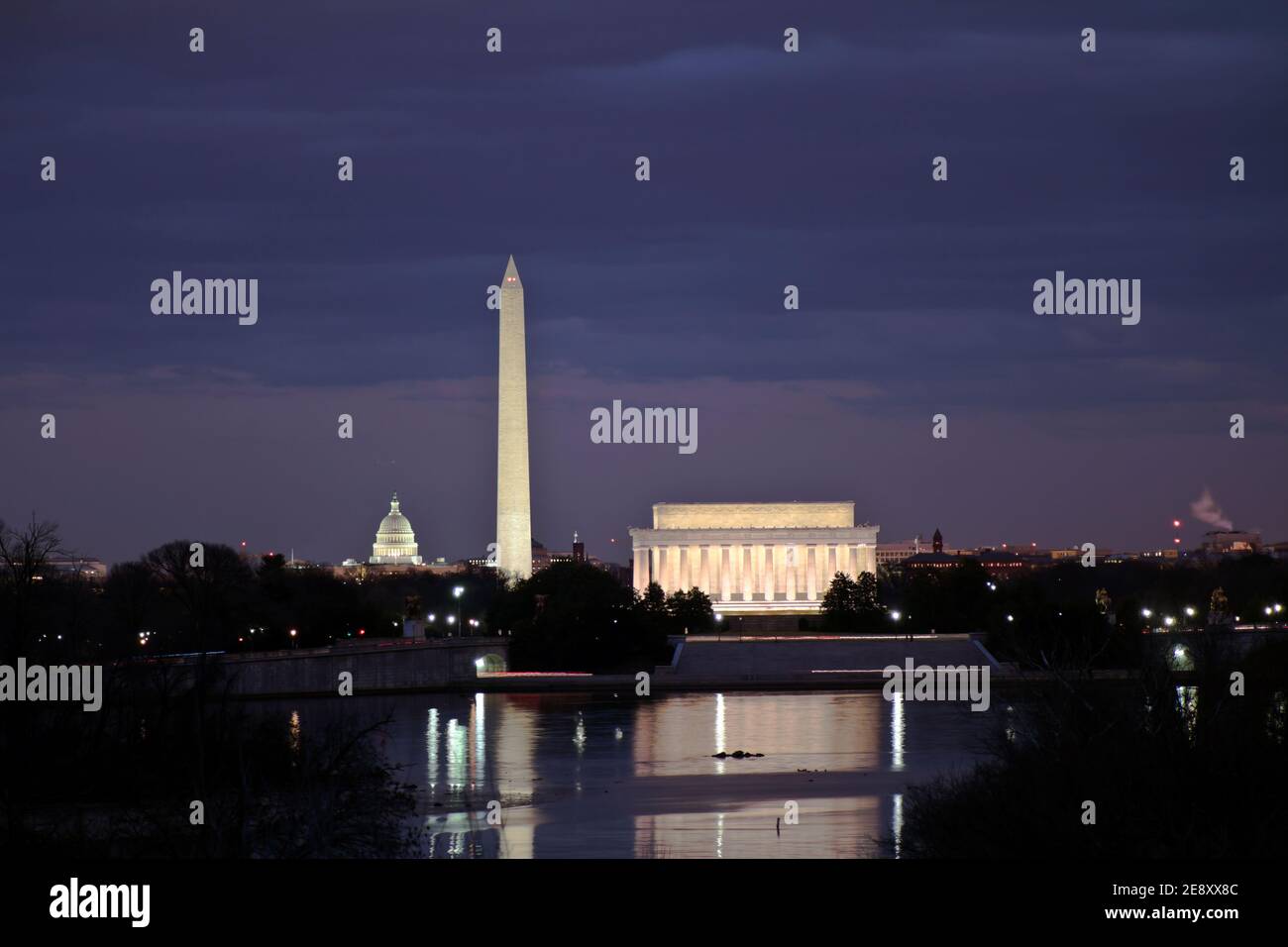Washington DC skyline including Lincoln Memorial, Washington Monument ...
