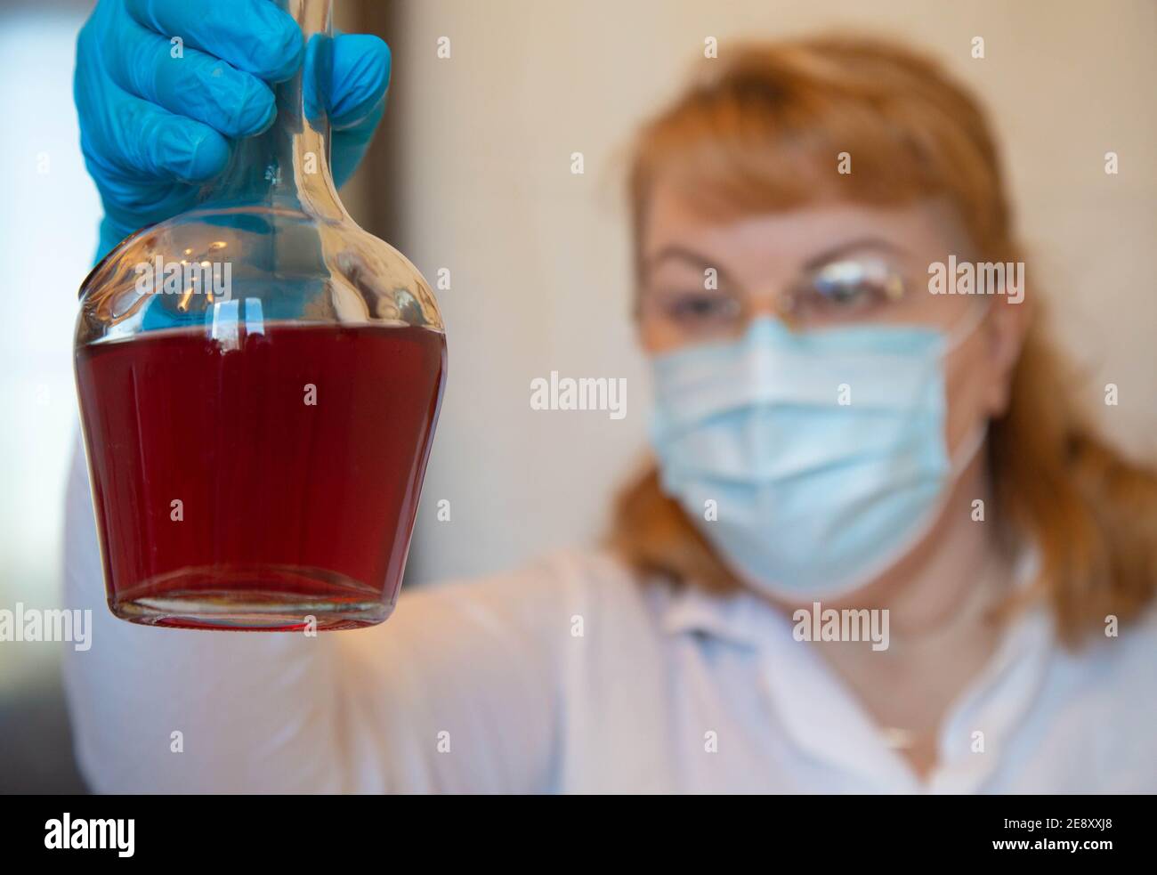 Laboratory flask green blue red hi-res stock photography and images - Alamy