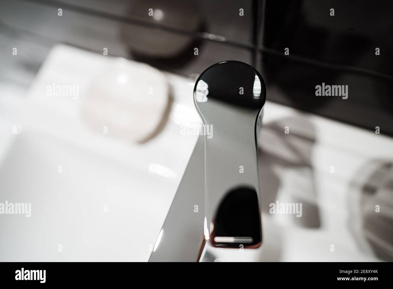 Silver tap modern sink hi-res stock photography and images - Alamy