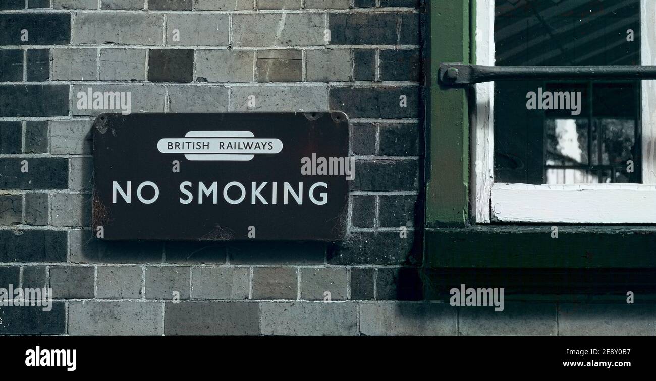 Sign no smoking railway station hi-res stock photography and images - Alamy